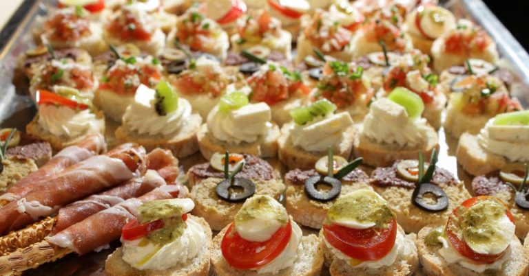 Choosing the Right Platter Size for Your Event - Sandwich Baron